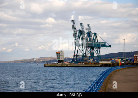 Greenock Ocean Terminal and Clydeport cranes, Greenock, Inverclyde ...