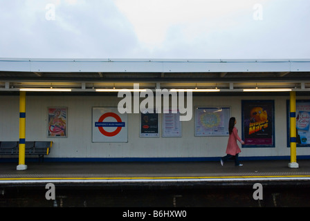 Shepherds Bush Market Tube station closed metal shutters Stock Photo ...