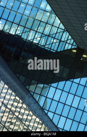 Office building in Paris Stock Photo - Alamy