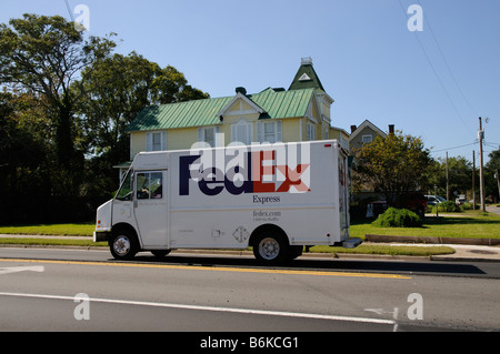 FedEx delivery and collection truck USA Stock Photo - Alamy