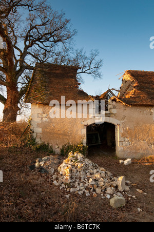 Barn with collapsed roof Stock Photo - Alamy
