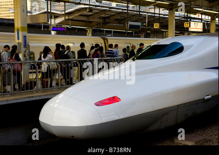 A 700 Series Shinkansen Train at Tokyo Station, Japan Stock Photo - Alamy