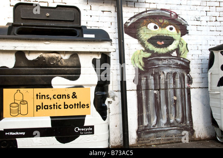 Oscar graffiti, Old Street, London, UK Stock Photo - Alamy