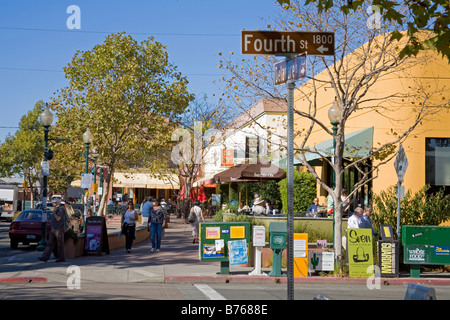 Fourth Street, an upscale shopping area in Berkeley, California Stock ...