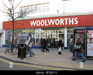 Woolworths shop in Brighton East Sussex last day of trading as the ...