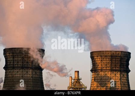 Shell oil refinery, Godorf, Cologne, North Rhine-Westphalia, Germany ...