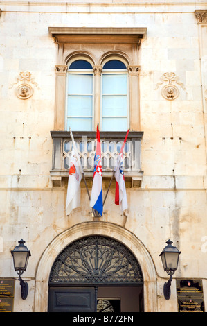 old colonial facade in building on reina street Stock Photo - Alamy