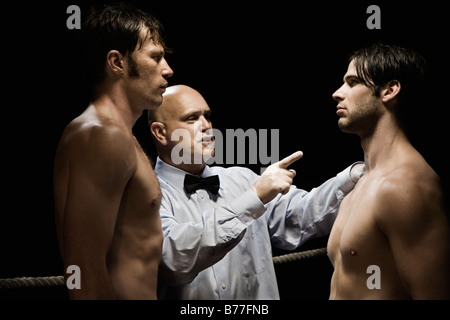 Boxers facing off boxing ring Stock Photo: 21678897 - Alamy