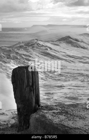 Rough Sea South Gare, Redcar, Cleveland. Wave breaking over the ...
