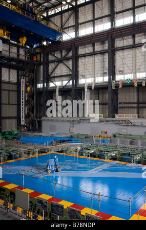 Japan's E-Defense earthquake simulator at the Hyogo Earthquake ...
