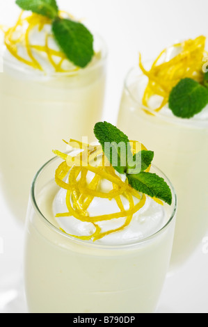 Lemon syllabub. Lemon posset. Traditional wine and cream dessert Stock ...