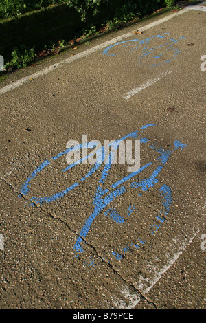 empty cycle path lane in countryside Stock Photo - Alamy