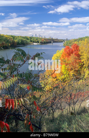 Fall colors along the Mississippi River, Frontenac State Park ...