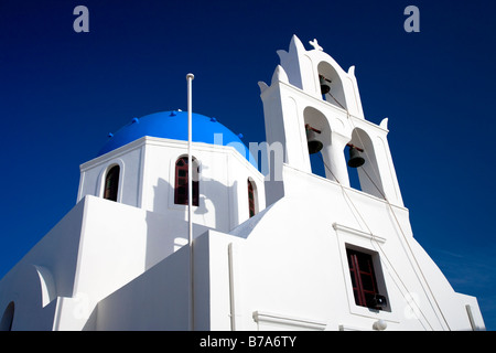 Greek Orthodox church, Oia, Santorini (Thira), Cyclades Islands, Greece ...