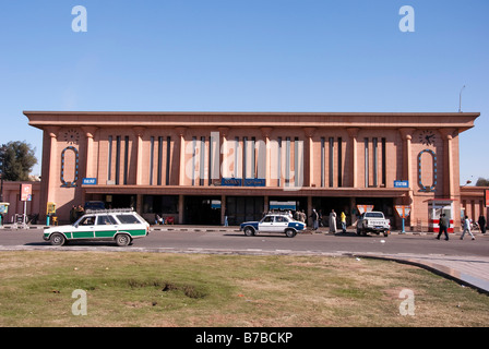 Egyptian railway train at Aswan train station in Egypt Stock Photo - Alamy