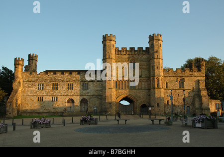 The Main Gate, Battle Abbey, Battle, East Sussex, England, UK Stock ...