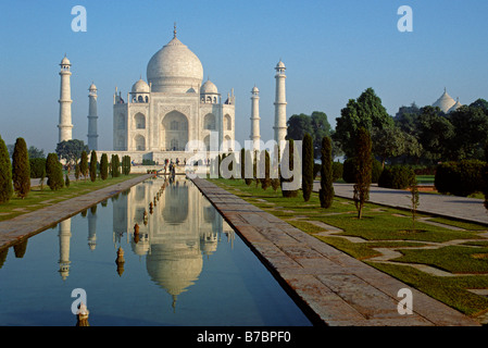 The Taj Mahal, built by the Moghul emperor Shah Jehan (Jahan), Agra ...