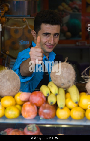 Fruit juice shop in Istanbul, Turkey Stock Photo - Alamy