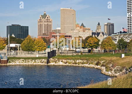 Autumn in downtown Milwaukee Stock Photo - Alamy