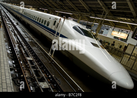 700 Series Shinkansen in Tokyo Station Stock Photo - Alamy