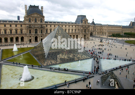 Louvre Pyramid, Paris Stock Photo - Alamy