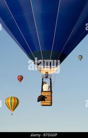 Pilot in a cloudhopper hot air balloon Stock Photo: 22016650 - Alamy
