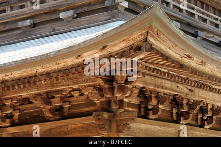 A beautiful Japanese zen garden at Engaku-ji Temple in Kamakura, Japan ...