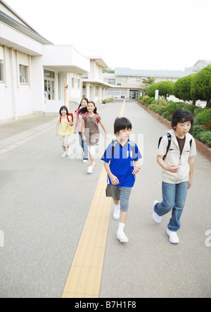 Elementary school students commute Stock Photo - Alamy