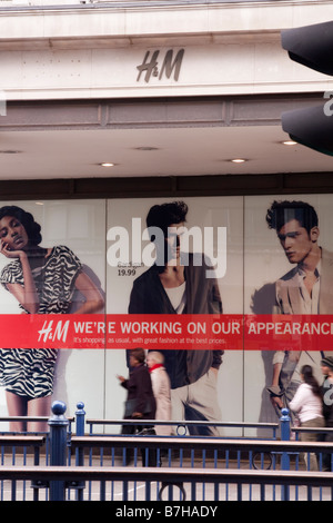 H&M Shop Window Display in Shopping Mall Stock Photo - Alamy
