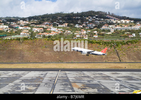dh Aeroporto de Madeira FUNCHAL AIRPORT MADEIRA Yellow taxis at ...