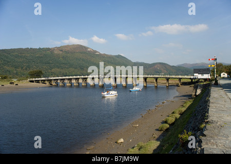 Wooden Toll Bridge over the River Dwyryd Estuary. Penrhyndeudraeth ...