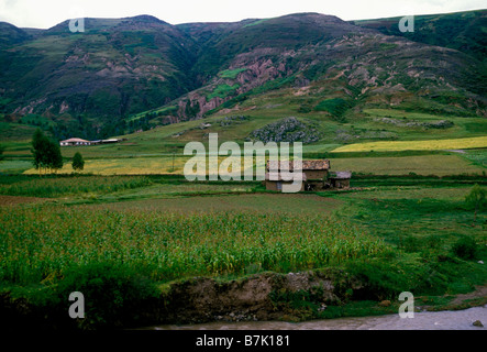 family farm, farm, farmland, farmstead, Urubamba River Valley, Andes ...