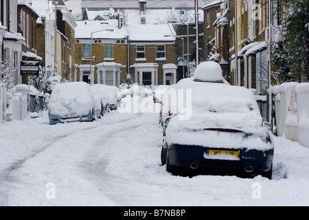 Heavy Snow Falls in London United Kingdom Stock Photo - Alamy