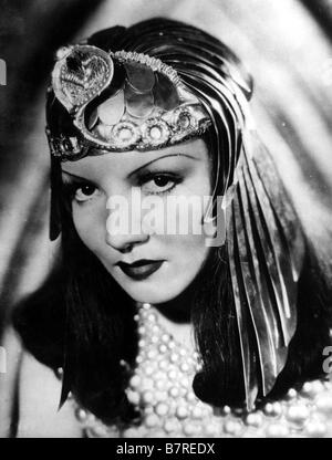 CLAUDETTE COLBERT as CLEOPATRA 1934 director Cecil B. DeMille costume Travis Banton Paramount ...
