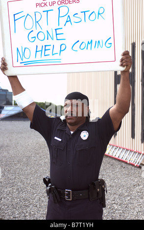 Dawn of the Dead Year: 2004 USA Director: Zack Snyder Mekhi Phifer ...