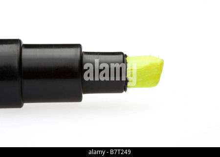 Yellow felt tip highlighter pen Stock Photo - Alamy