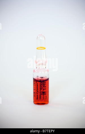 A vial of Hydroxocobalamin (Vitamin B12 Stock Photo - Alamy