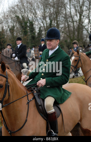 Julian Barnfield, Huntsman of Heythrop Hunt Stock Photo - Alamy