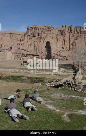 Le Cahier Buda as sharm foru rikht Year: 2007 - Iran Buddha collapsed ...