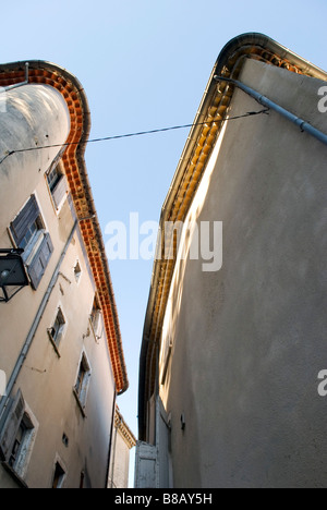 Building gap between two houses Stock Photo - Alamy