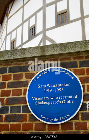 Sam Wanamaker - Globe Theatre - Blue Plaque Stock Photo - Alamy