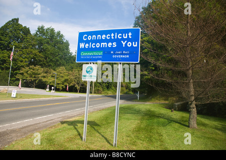 CT state welcome sign that reads Connecticut Welcomes You Stock Photo ...