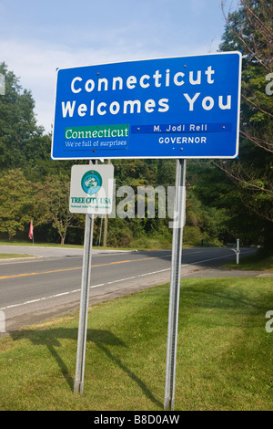 CT state welcome sign that reads Connecticut Welcomes You Stock Photo ...