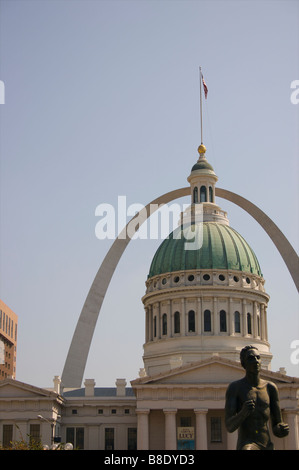 Capitol building and Gateway Arch, St. Louis Stock Photo - Alamy