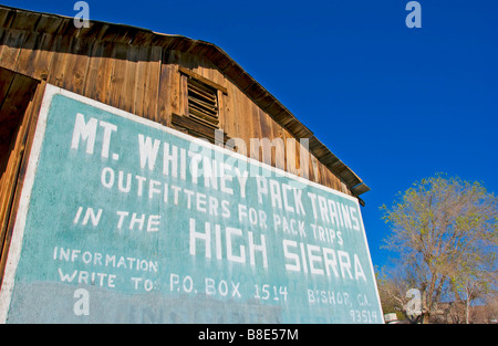 Lone Pine sign and Mount Whitney from Highway 395 in Lone Pine Stock ...