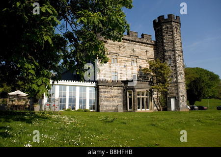 Castell Deudraeth hotel and restaurant in the grounds of Portmeirion ...