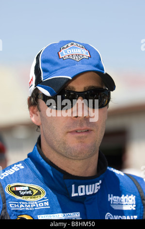 Sprint Cup driver Jimmie Johnson wins the 2009 Nascar Sprint Cup Series ...