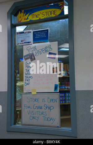 Cruise ship store Stock Photo - Alamy