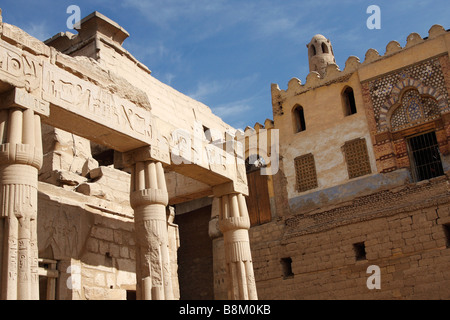 The Great Peristyle Court of Ramesses II at Luxor Temple Stock Photo ...
