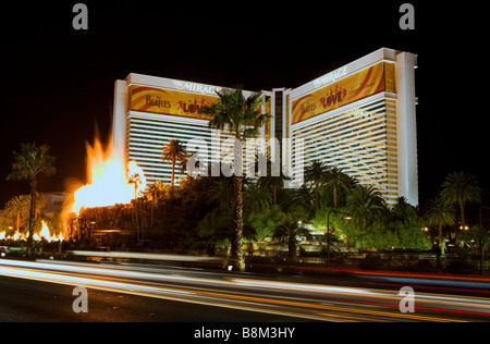Volcano Erupting at the Mirage Hotel on the las Vegas strip, Nevada ...